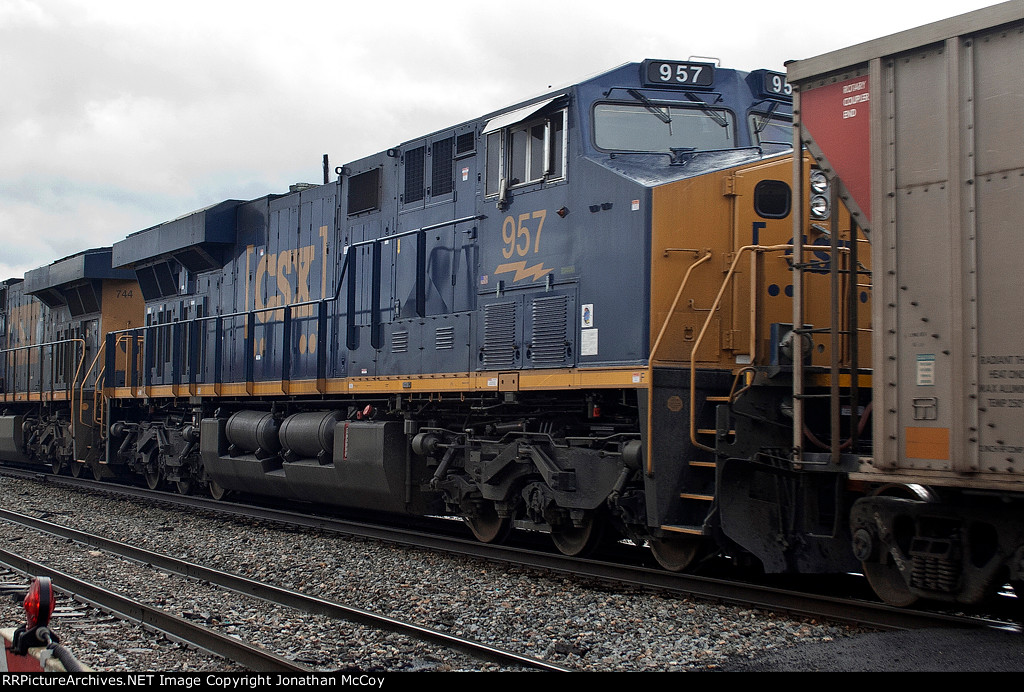 CSX 957